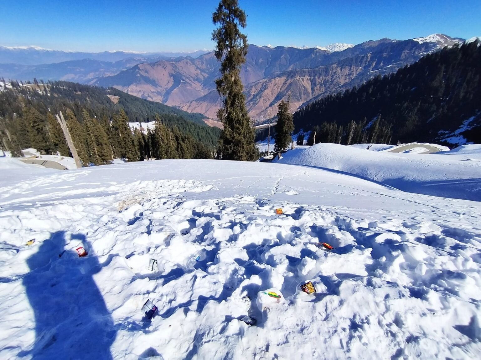 Plastic Pollution & Gutkha Stains Raise Alarm At Indian Hill Stations